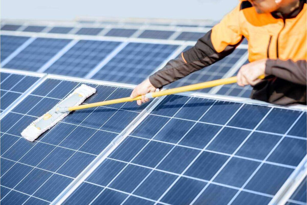 How to Clean Solar Panels: Your DIY Guide to Maximum Efficiency